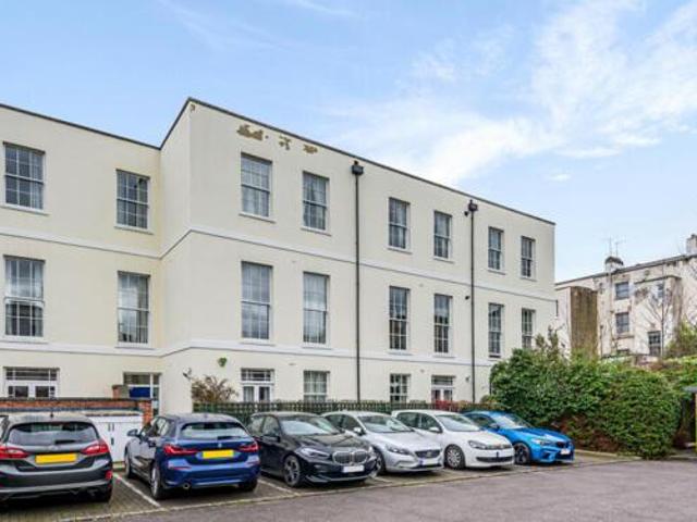 2 Bedroom Apartment For Rent In Cheltenham