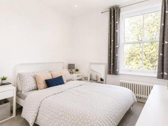 2 bedroom apartment for rent in Chelverton Road, Putney, SW15