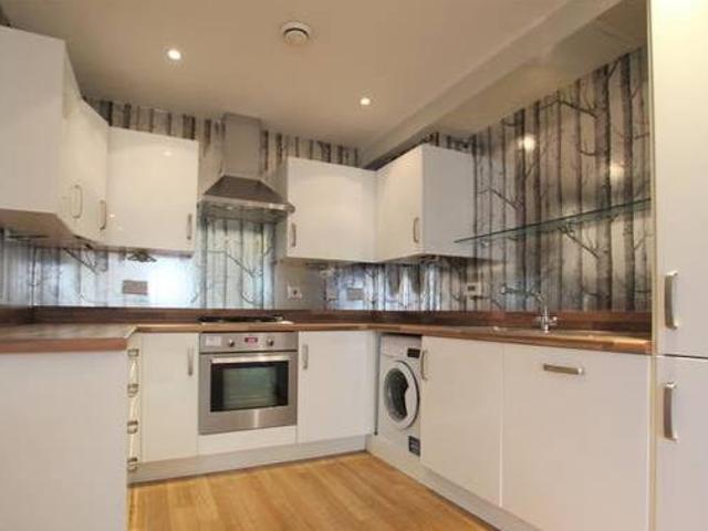 2 bedroom apartment for rent in Chertsey KT16