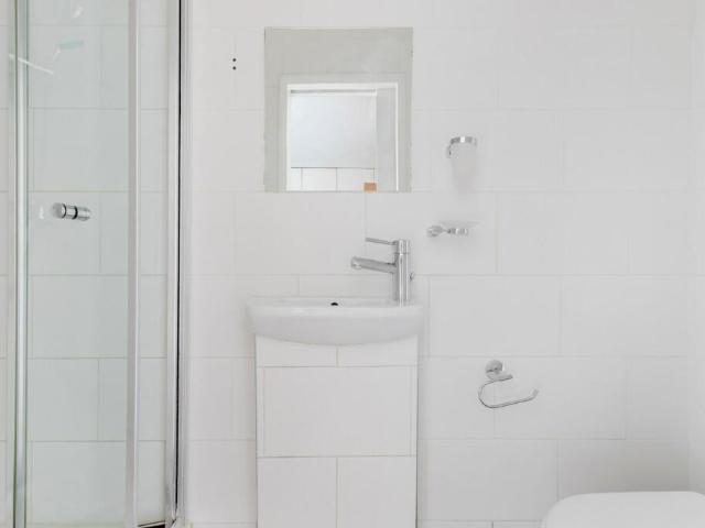 2 bedroom apartment for rent in Chesterton Square, London, W8