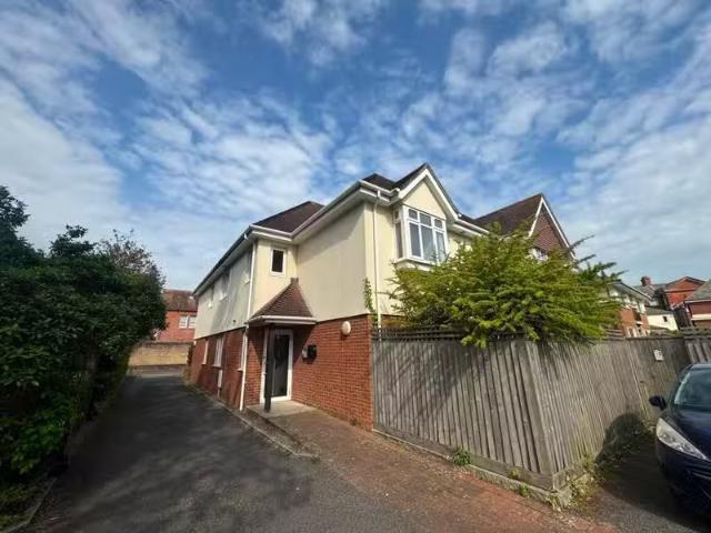 2 bedroom apartment for rent in Chessel Avenue, Bournemouth, BH5