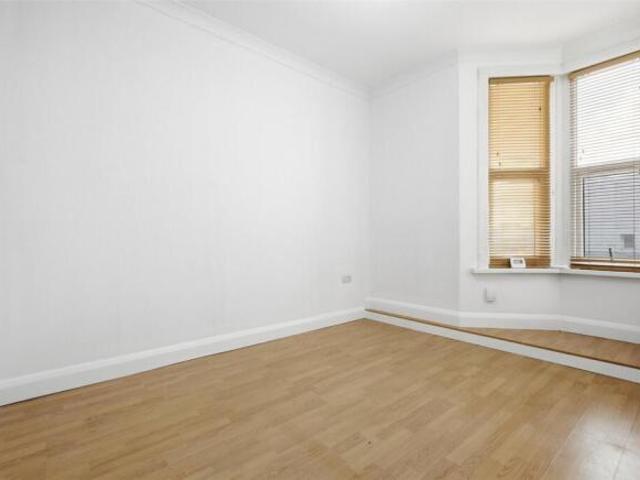 2 bedroom apartment for rent in Chingford Road, London, E17