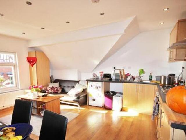 2 Bedroom Apartment For Rent In Chorlton