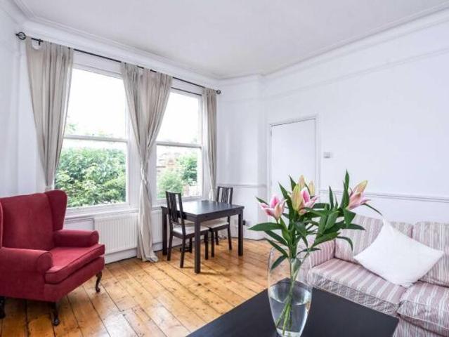 2 bedroom apartment for rent in Christchurch Avenue, Brondesbury, London, NW6