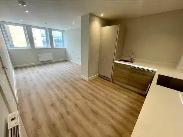 2 bedroom apartment for rent in Christchurch Road, Bournemouth.