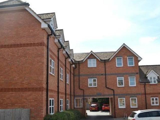 2 bedroom apartment for rent in Church Court Church Street Twyford RG10