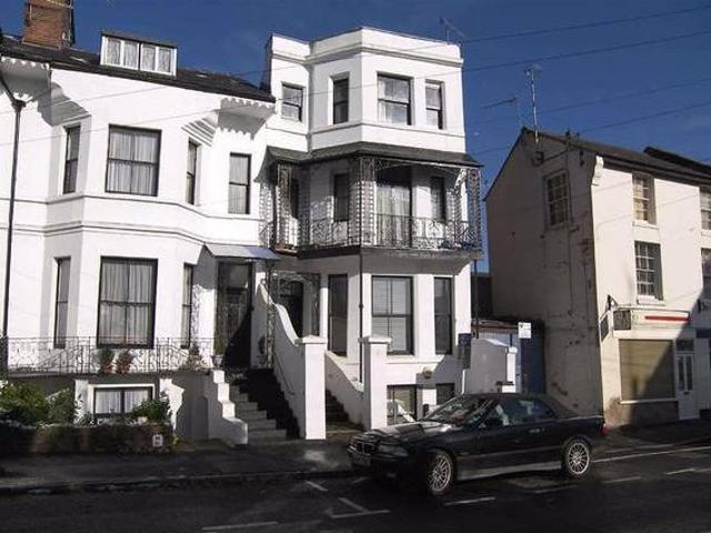 2 bedroom apartment for rent in Church Hill Leamington Spa Warwickshire CV32 CV32