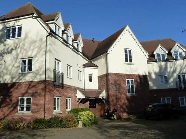 2 bedroom apartment for rent in Church Road CM3