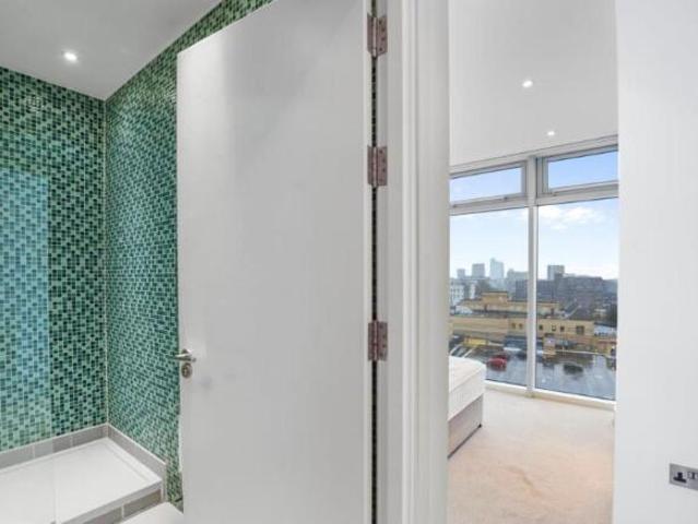 2 bedroom apartment for rent in Church Road, Southend On Sea, SS1
