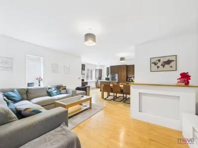 2 bedroom apartment for rent in Cirencester Road, Charlton Kin.