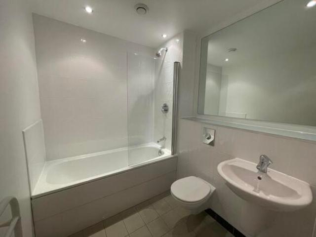 2 bedroom apartment for rent in City Island, LS12