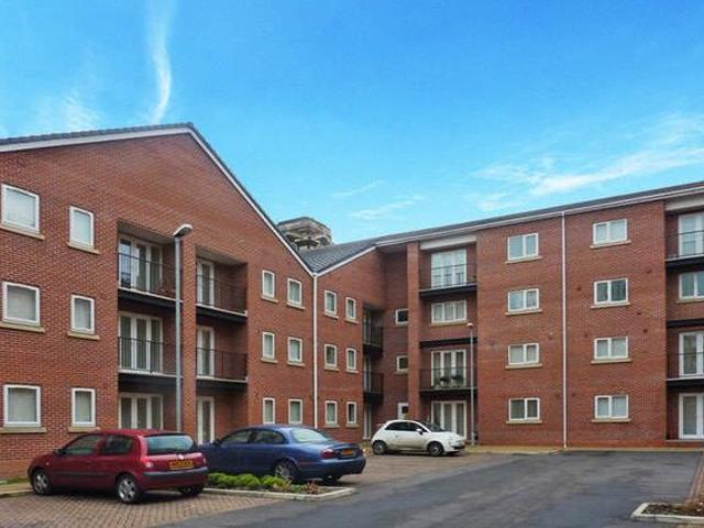 2 bedroom apartment for rent in City Link Hessel Street Salford Manchester M50