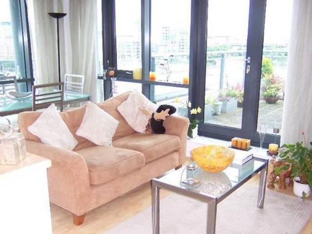 2 bedroom apartment for rent in City South City Road East Manchester M15 4QA M15