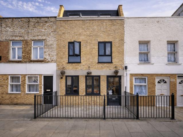 2 bedroom apartment for rent in Clarence Road, London E5