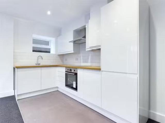2 bedroom apartment for rent in Clarendon Villas, Hove, BN3