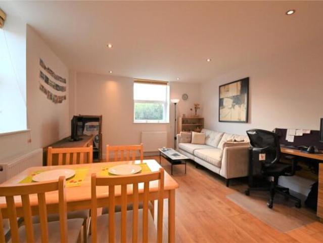 2 bedroom apartment for rent in Clarendon House, 9 11 Church Street, Basingstoke, RG21