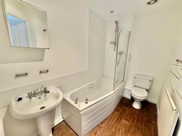 2 bedroom apartment for rent in Cleeves Court, Nottingham City Outskirts, NG7
