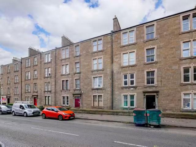 2 bedroom apartment for rent in Clepington Road, Dundee, DD3