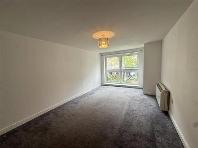 2 bedroom apartment for rent in Cline Road, Bounds Green, London, N11