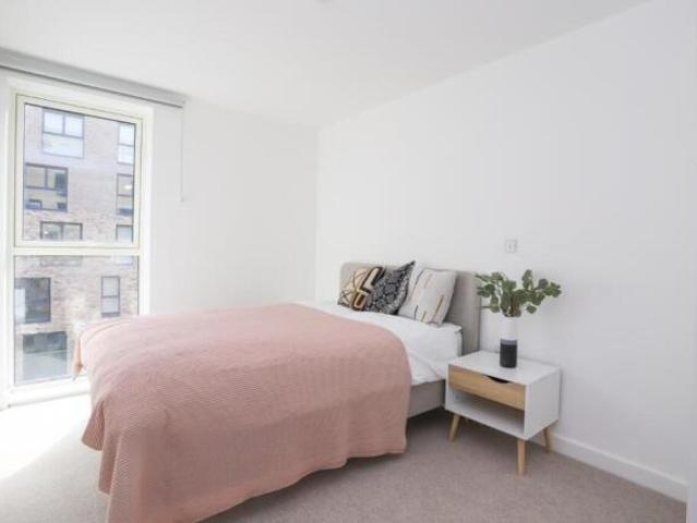 2 bedroom apartment for rent in Clippers Quay Salford M50