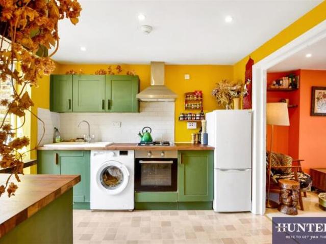 2 bedroom apartment for rent in Clissold Crescent, Hackney, N16