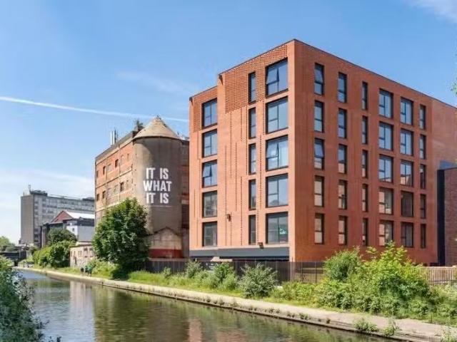 2 bedroom apartment for rent in Cliveland Street Lofts, Clivel.