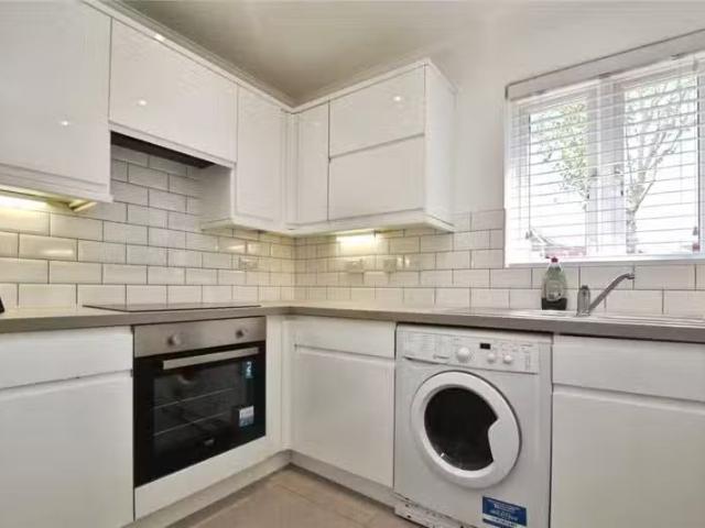 2 bedroom apartment for rent in Coates Quay, Chelmsford, Esint.