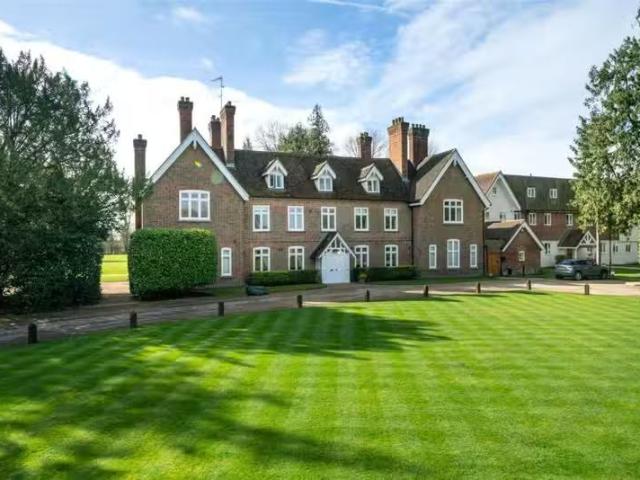 2 bedroom apartment for rent in Coopers Green Lane, Hatfield.