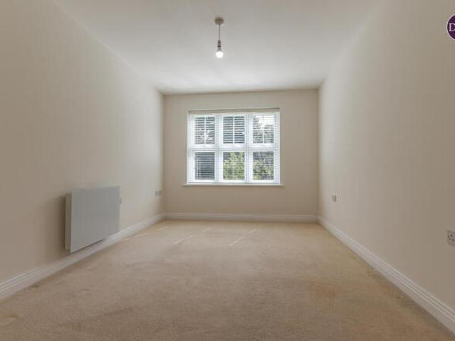 2 bedroom apartment for rent in Colnhurst Road, Watford, WD17