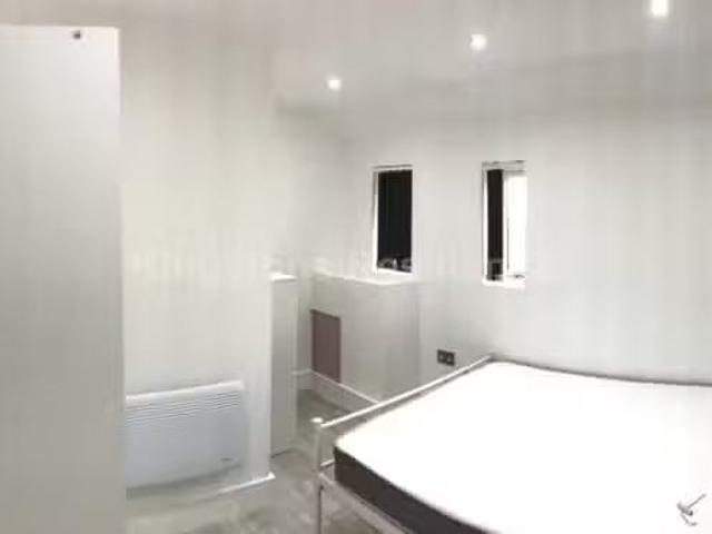 2 bedroom apartment for rent in Colum Road, Cathays, CF10 3EE.