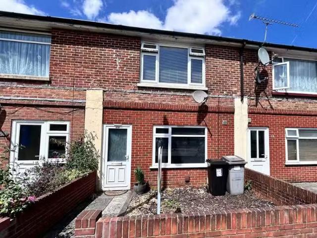 2 bedroom apartment for rent in Columbia Road, Bournmeouth, BH10
