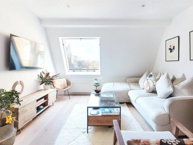 2 bedroom apartment for rent in Colville Road, London, W11