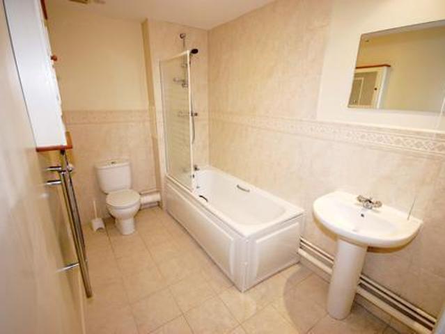 2 bedroom apartment for rent in Commodore Court, Bar Lane, Aspley, Nottingham, NG8