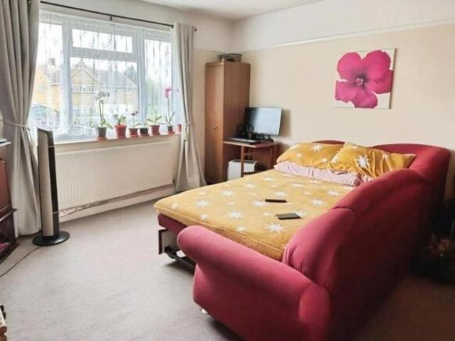 2 bedroom apartment for rent in Commonwealth Close Sittingbourne ME10