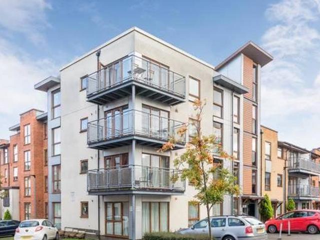 2 bedroom apartment for rent in Commonwealth Drive Crawley RH10