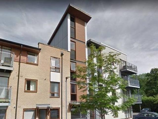 2 bedroom apartment for rent in Commonwealth Drive Crawley RH10