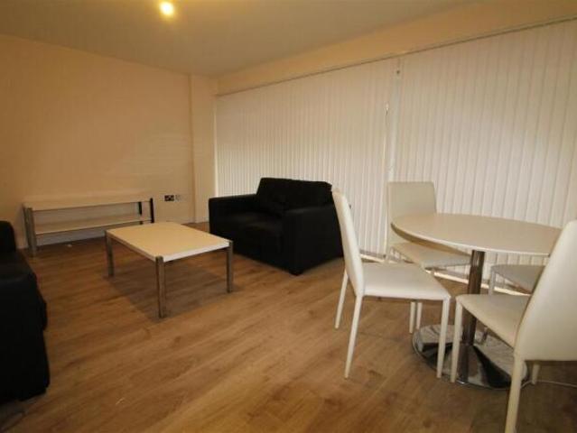 2 bedroom apartment for rent in Concord Street, LS2