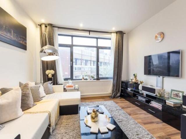 2 bedroom apartment for rent in Copenhagen Place, London, E14