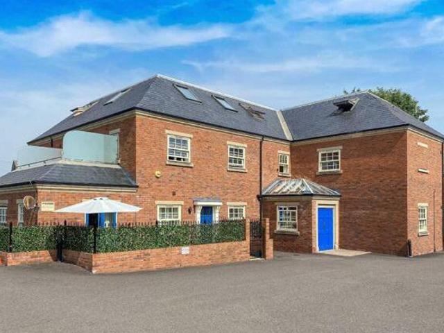 2 Bedroom Apartment For Rent In Copthorne