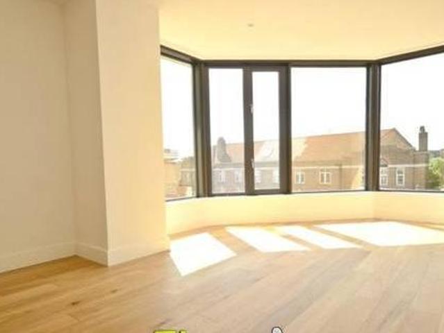 2 bedroom apartment for rent in Cornwall House Slough SL1