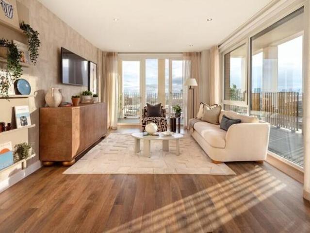 2 bedroom apartment for rent in Coronation Square, E10