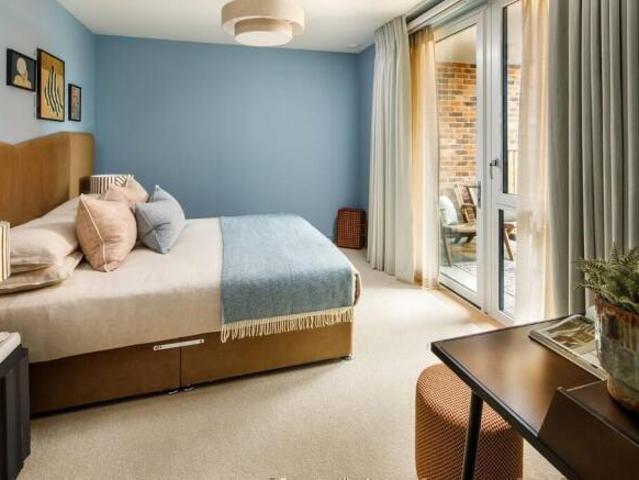 2 bedroom apartment for rent in Coronation Square, E10