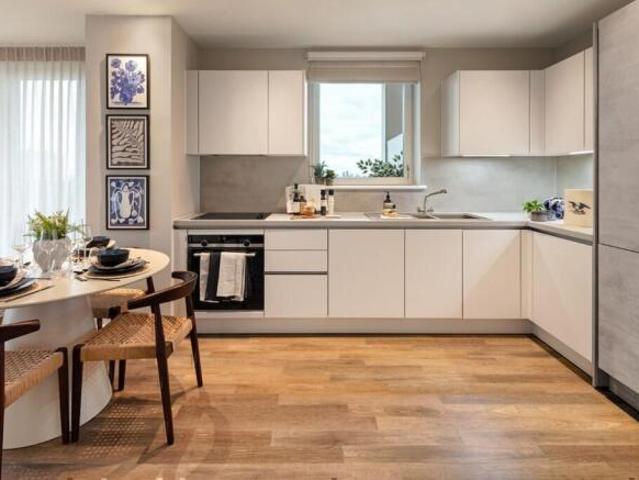 2 bedroom apartment for rent in Coronation Square, E10