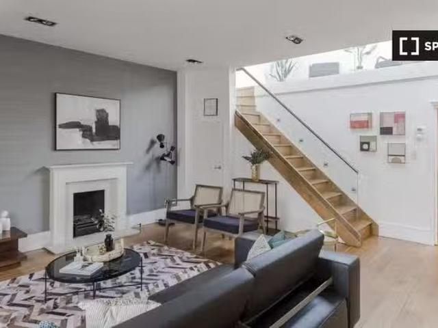 2 bedroom apartment for rent in Courtfield, London