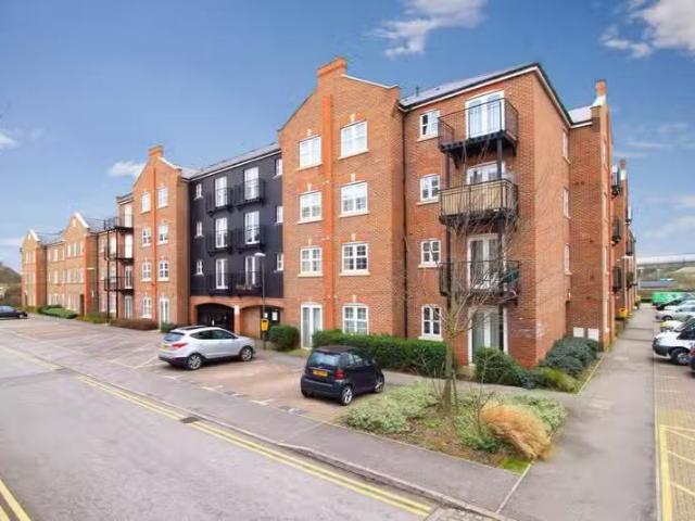 2 bedroom apartment for rent in Coxhill Way, Aylesbury, Buckin.