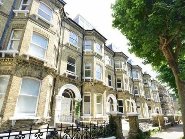 2 bedroom apartment for rent in Cromwell Road Hove BN3