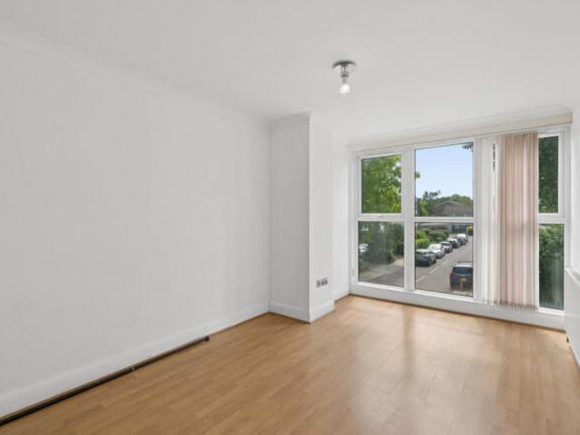 2 bedroom apartment for rent in Croft Way, Richmond, TW10