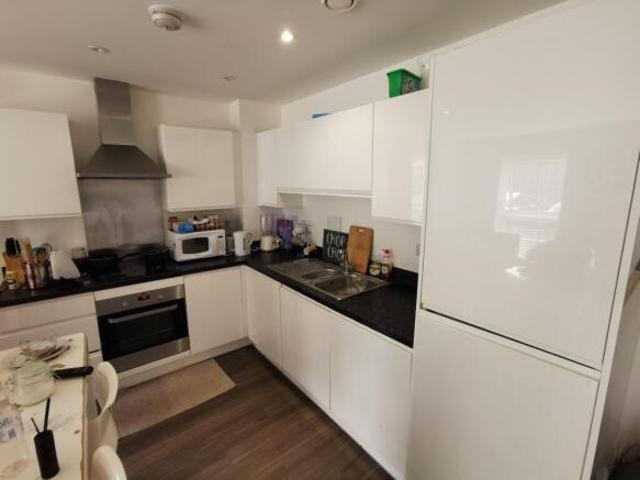 2 bedroom apartment for rent in Cross Street, Portsmouth, PO1