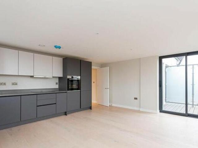 2 Bedroom Apartment For Rent In Crouch End, London