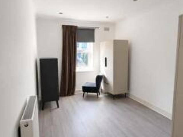2 bedroom apartment for rent in Crowland Walk, Tottenham, London, N15